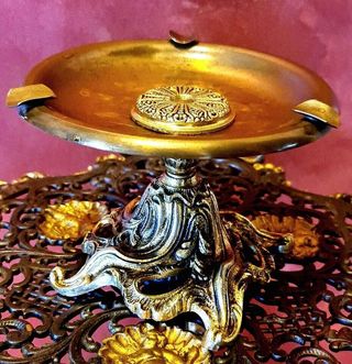 Antico posacenere in bronzo