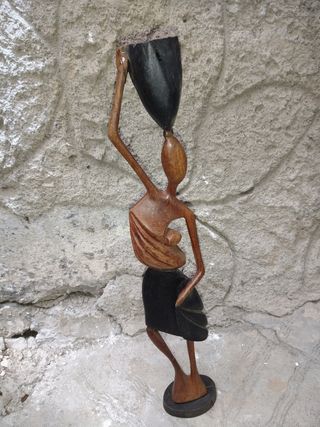 Statuetta in legno donna