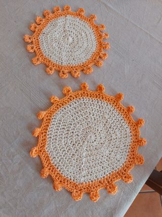 2 centrini in cotone fatti a mano, bianco arancio 