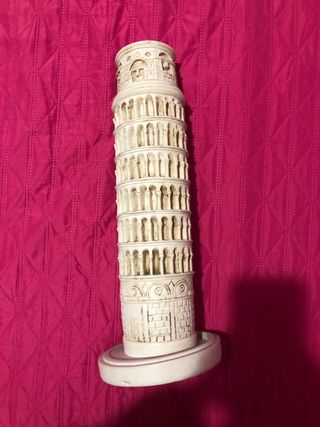 Statua Torre di Pisa