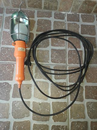lampada da officina