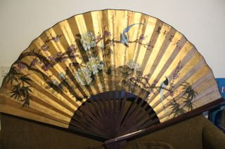 VINTAGE CHINESE GOLD PAPER HAND PAINTED FOLDING.