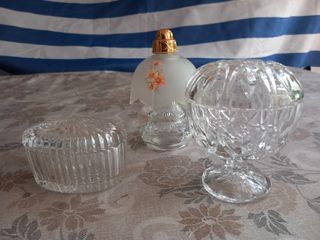 3 oggetti in vetro.       4euro 