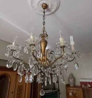 Lampadario a gocce in vetro in ottone dorato