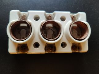 VECCHIO PORTAFUSIBILE IN CERAMICA TRIFASE 