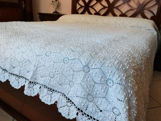 coperta matrimoniale ricamata all uncinetto 