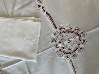 Tovaglia ricamata 