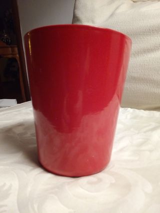 Vaso Rosso in Terracotta Dipinta