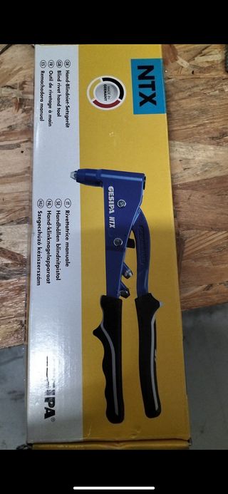 Rivettatrice manuale