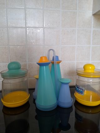 Contenitori tupperware