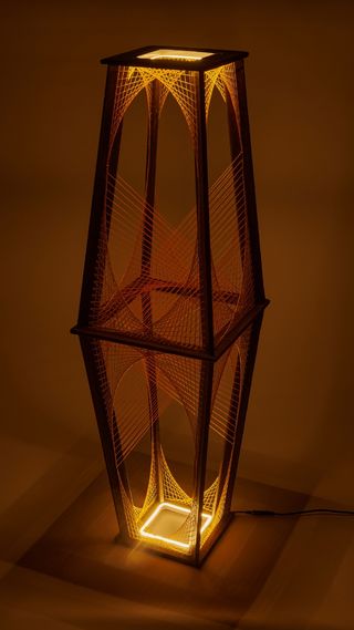 Lampada artigianale in legno