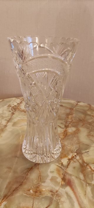 Slanciato vaso di cristallo di Bohemia