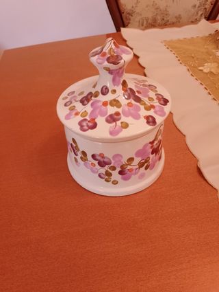 Vaso con coperchio in ceramica di Bassano