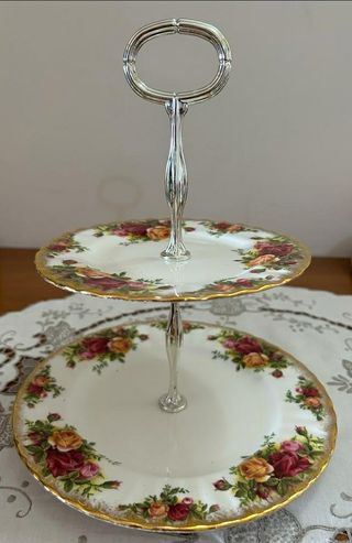 Alzata a due piani Royal Albert Old Country Roses