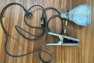 Lampada da tavolo industriale