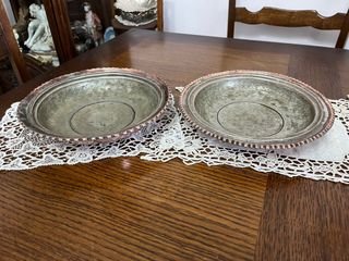 Coppia di piatti d'antiquariato in rame