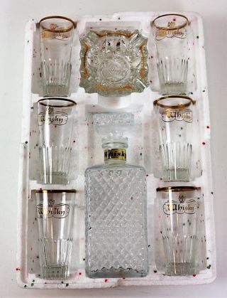 SET LIQUORE WHISKEY BOTTIGLIA BICCHIERI POSACENERE