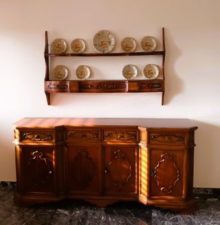 Credenza in noce + piattaia +tavolo da pranzo
