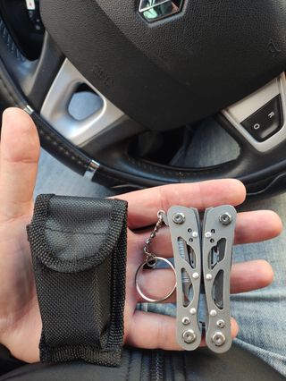 Pinza multiuso