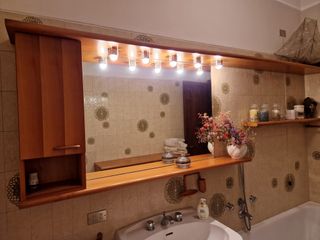 Specchiera e mobile bagno