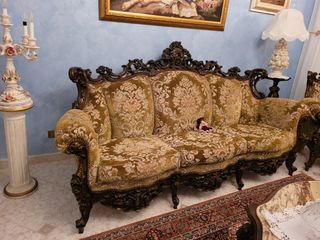 salotto in noce in stile 700