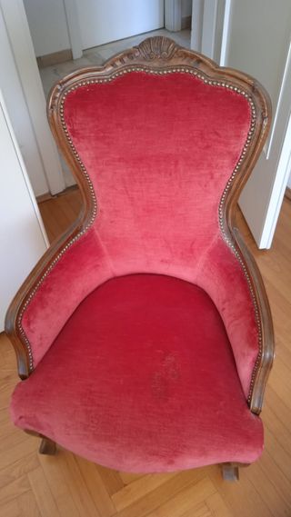 vecchia poltrona di legno