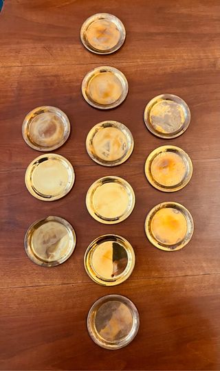 Sottobicchieri di metallo dorato anticato