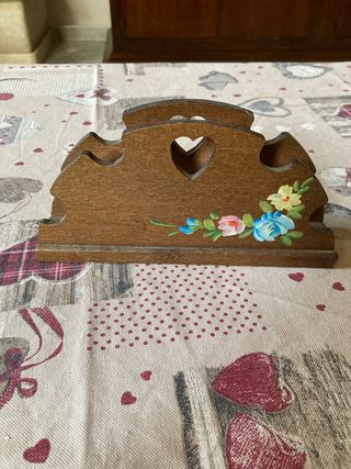 Portatovaglioli in legno decorato 