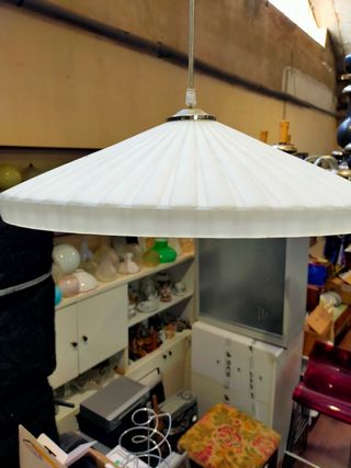 lampadario vintage in vetro opalino. Anni 1975/85