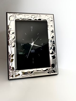 Orologio da tavola argento. Funzione sveglia