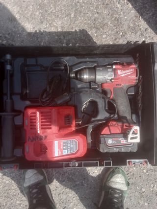 trapano avvitatore a batteria milwakee