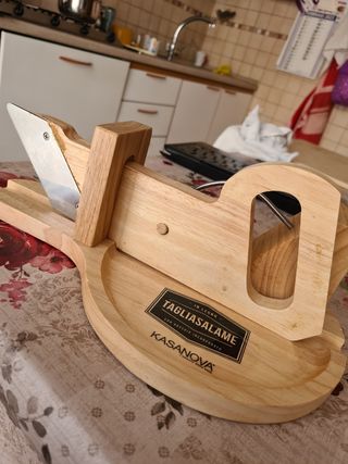 Tagliasalame Kasanova in legno