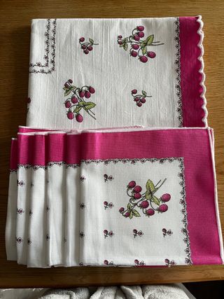 Tovaglia 170x134 e 6 tovaglioli