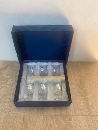 Nuovi 6 bicchieri da liquore alto 6,5 Cm 