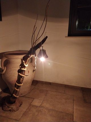 Lampada in legno di Ulivo
