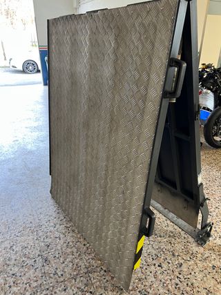 Pedana scarico carico per furgone