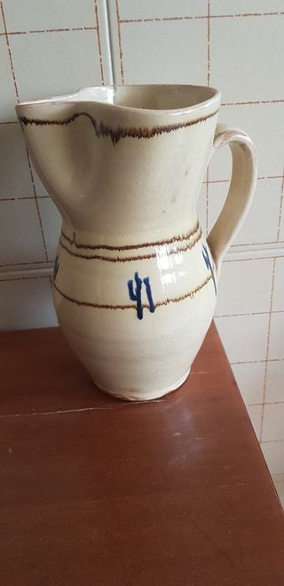 Caraffa in terracotta. 