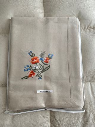 Tovaglia 12 persone con ricamo in misto lino