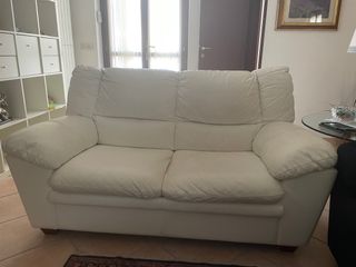 Divano bianco in pelle