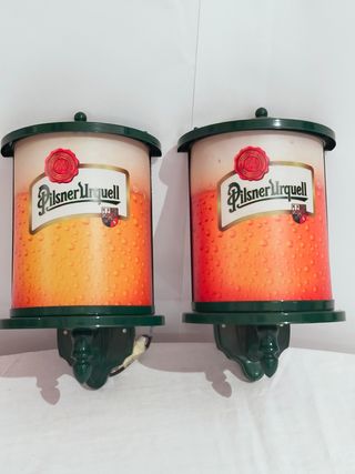 Coppia di lampade da esterno Pilsner Urquell.