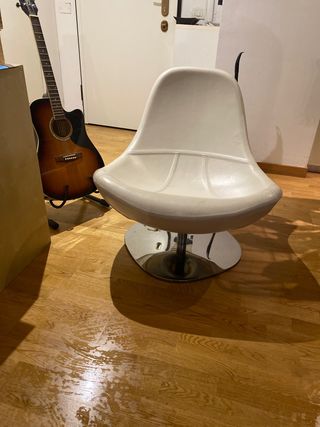 Poltrona bianca base metallo