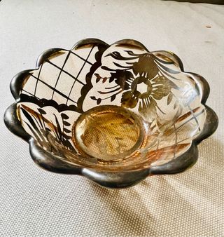 Ciotola anni 30 in vetro con decorazioni 