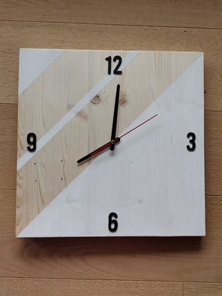 Orologio da parete realizzato a mano