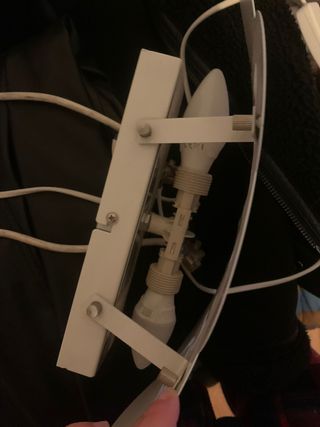 lampada da appendere o appoggiare bianca 