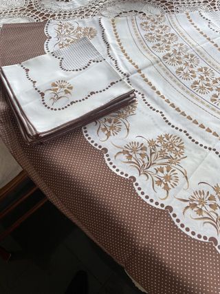 Tovaglia rotonda 8 pp con tovaglioli