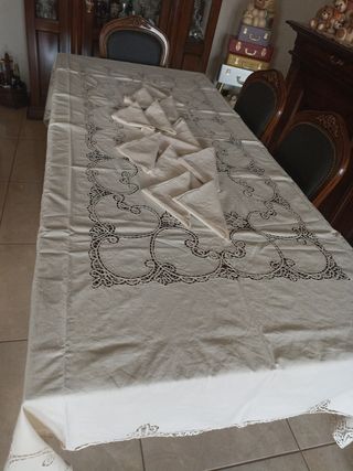 tovaglia vintage ricamata da 12 con tovaglioli 