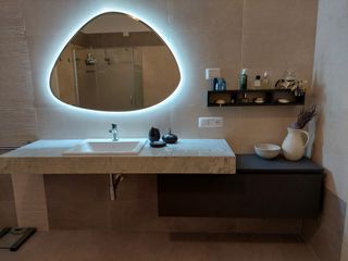 mobile bagno in marmo 