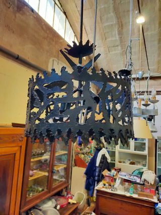 lampadario artigianale in stile medioevale