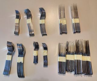 kit di posate per 18 coperti