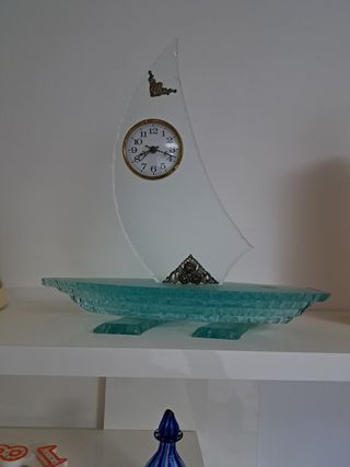 barca a vela in vetro